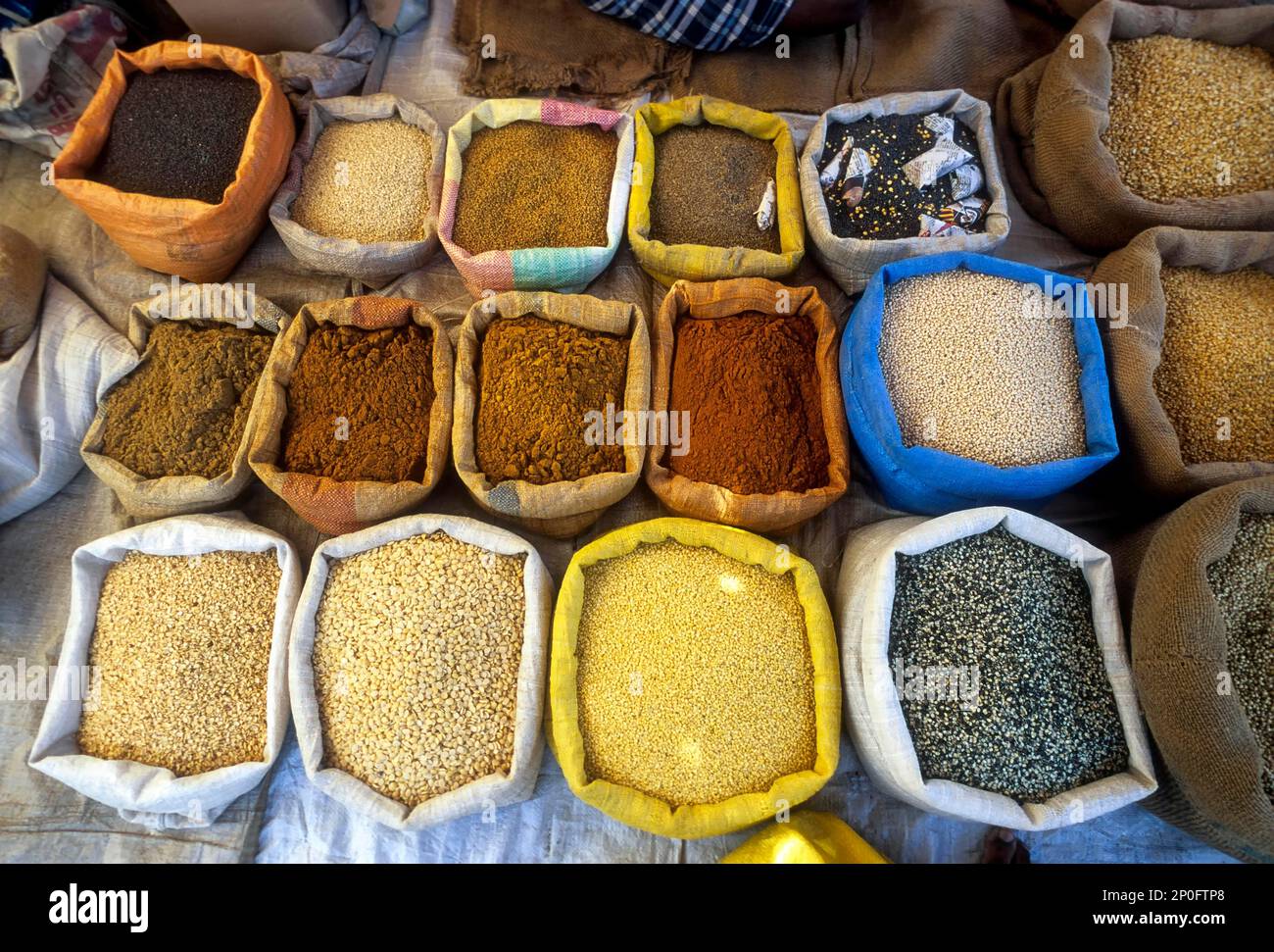 Mixed spices at a market, Shandy, Tamilnadu, India Stock Photo - Alamy