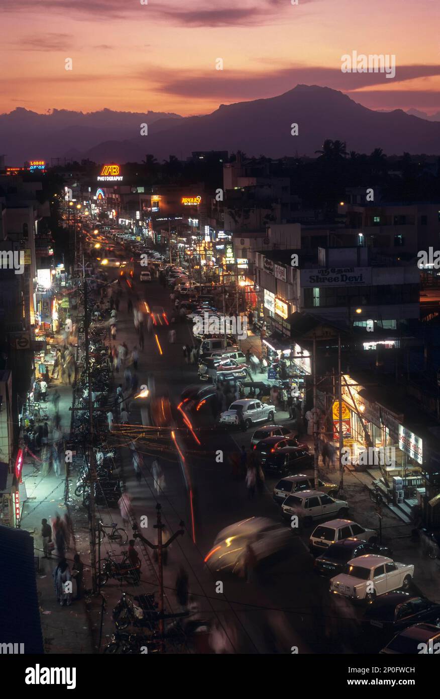 Night Sights on cross-cut road, Gandhipuram, Coimbatore, Tamil Nadu ...