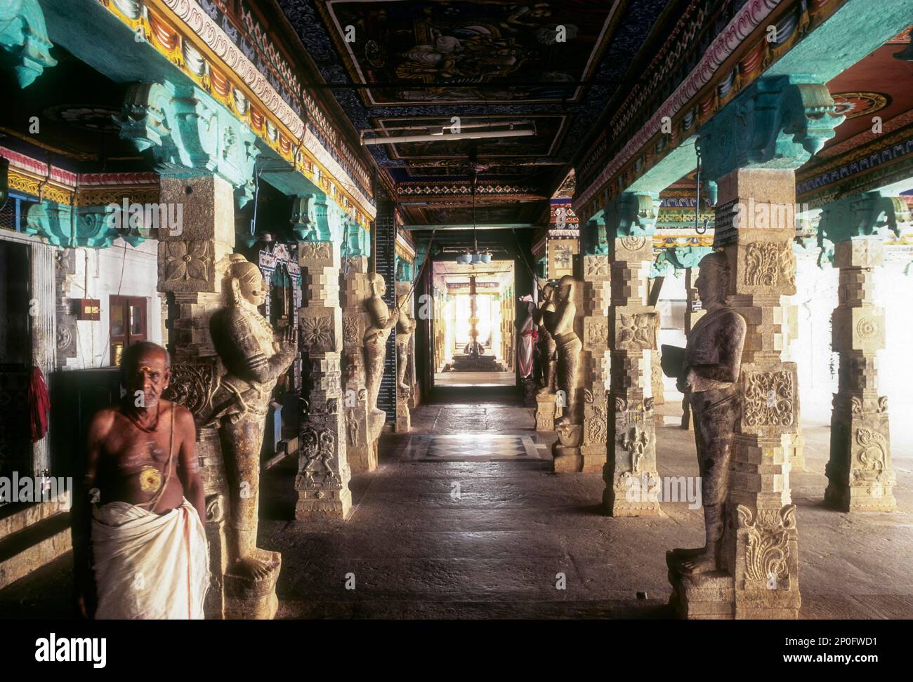 Sculptured pillars in the Ilayathangudi Temple, Chettinad, Tamilnadu ...