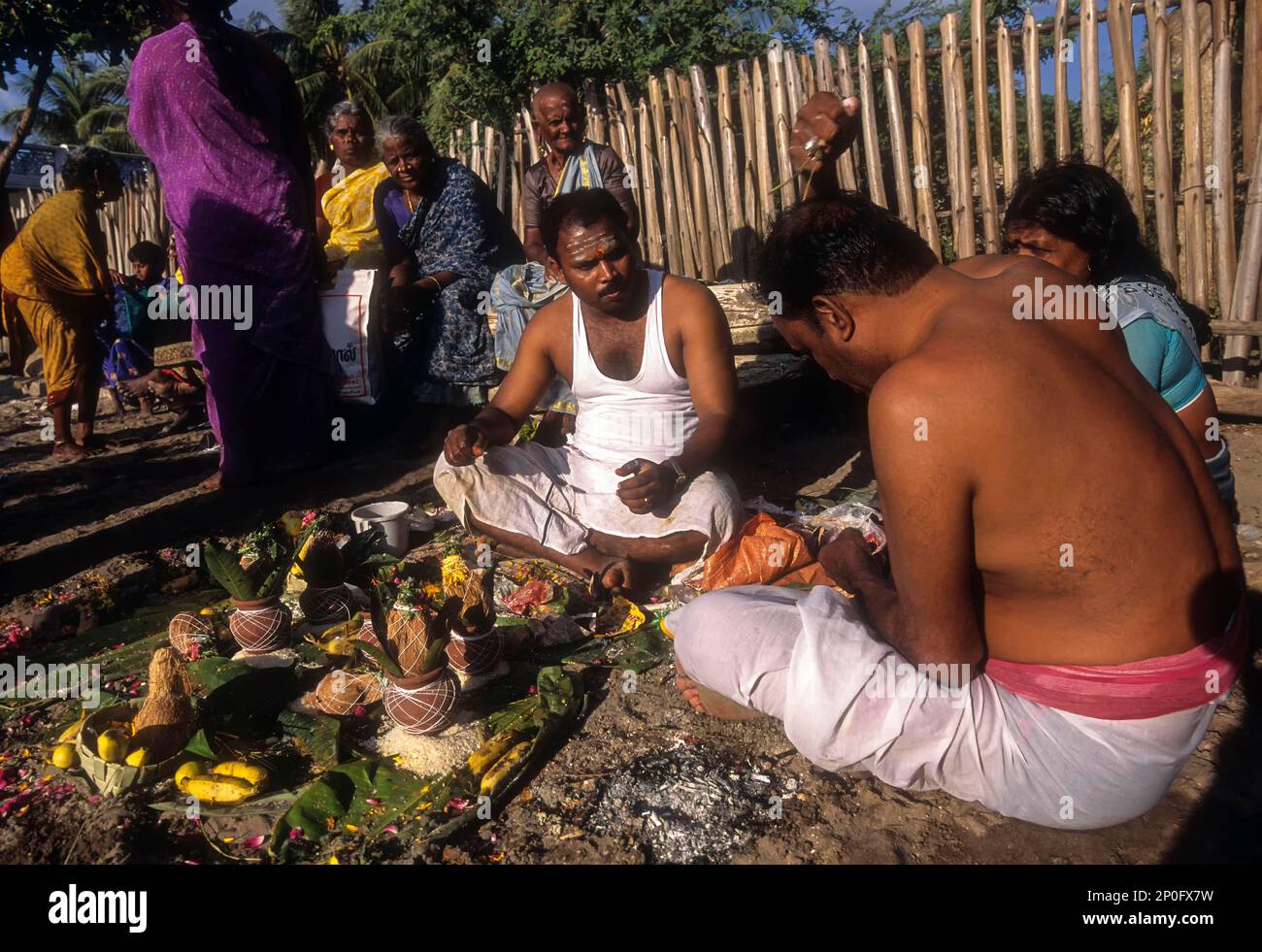 Rituals, Death anniversary in Agni thieertham at Rameswaram, Tamil Nadu ...