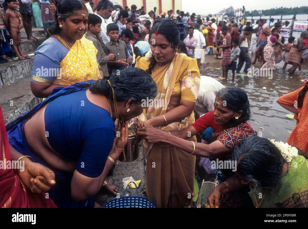 Rituals on the bank of river cauvery in Srirangam, Tamil Nadu, India ...