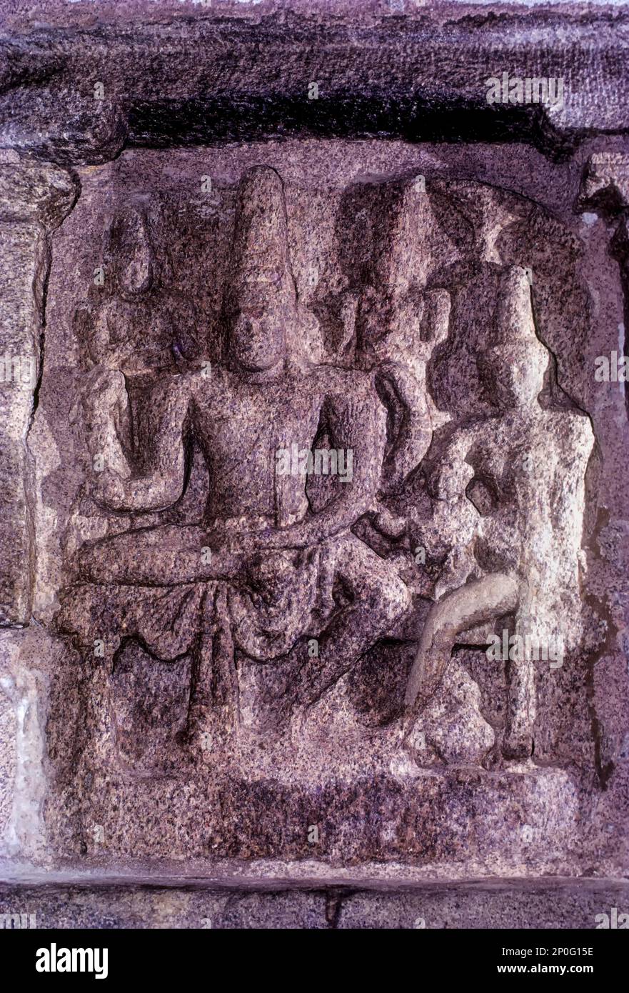 Siva and Parvathi in the shore temple in Mahabalipuram Mamallapuram ...