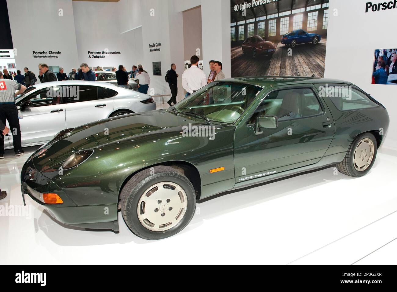 Porsche 928 S, four-seater, built in 1984, Porsche Museum, not a ...