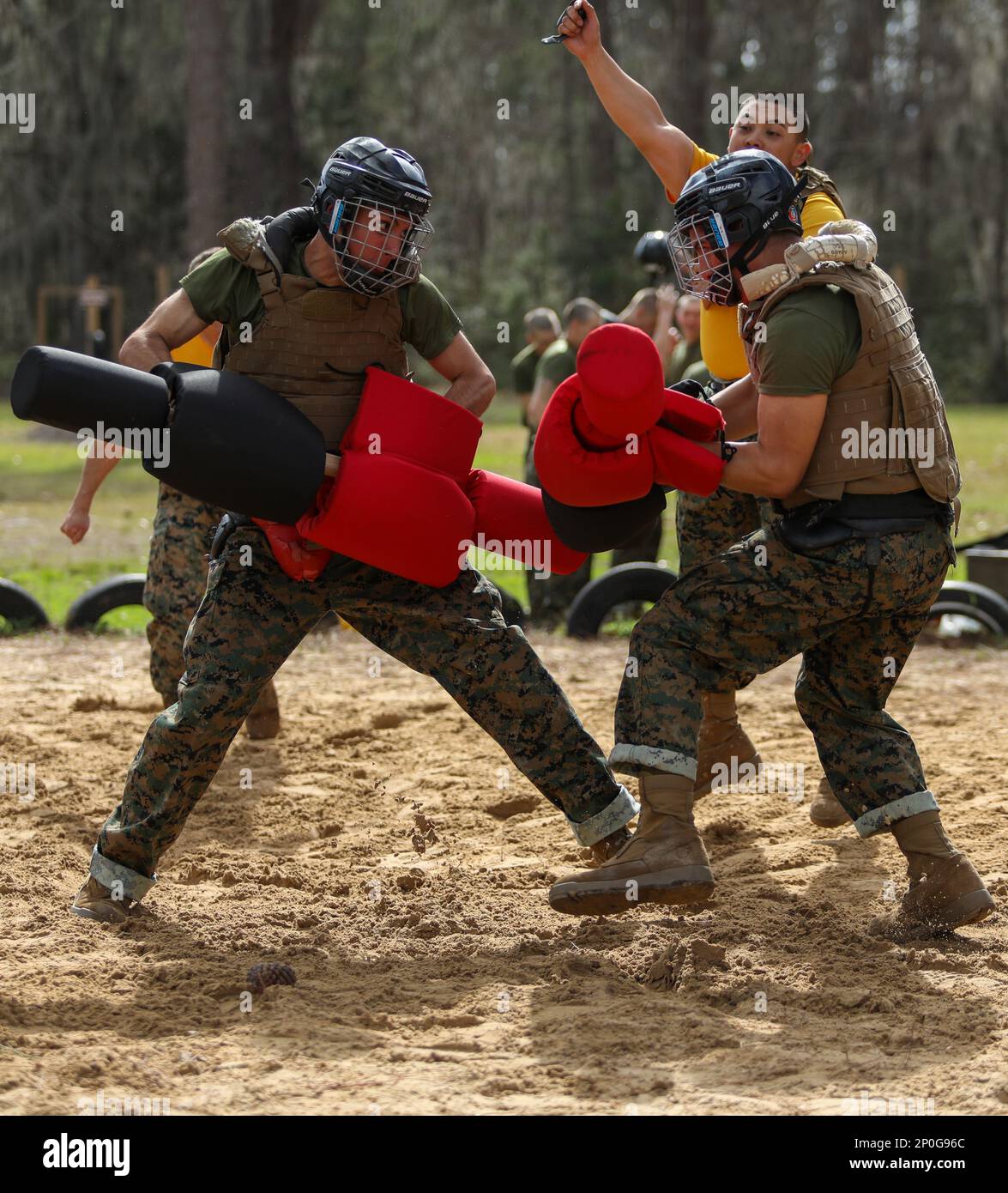Recruits with Hotel Company, 2nd Recruit Training Battalion, practice ...