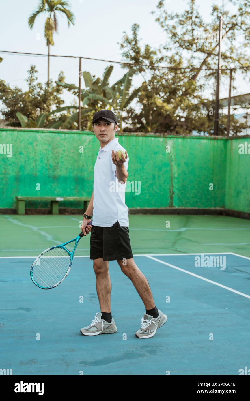 Playing players wearing sportswear hi-res stock photography and images ...