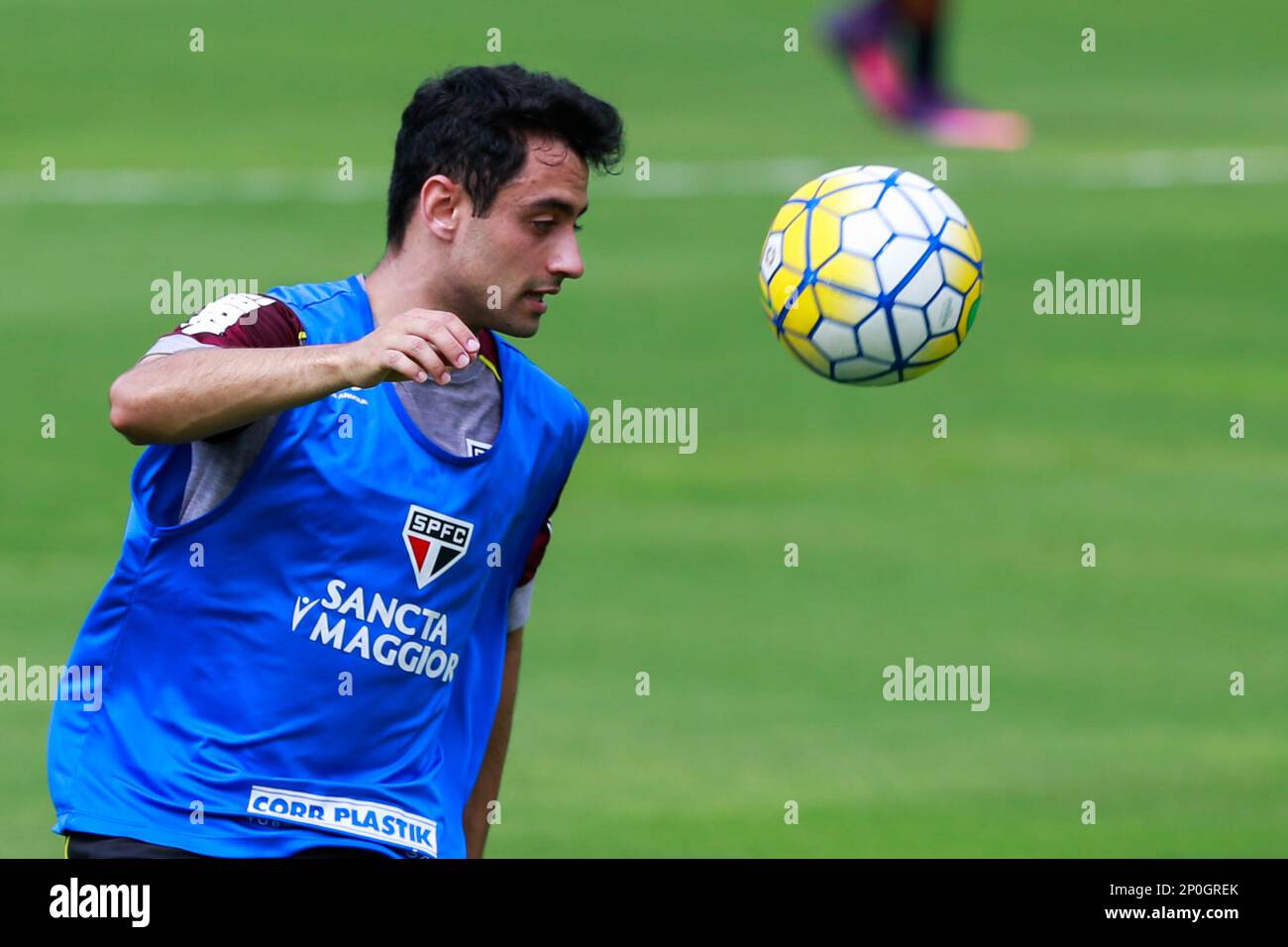 SAO PAULO - SP - 09/12/2016 - TREINO DO SAO PAULO - Daniel durante ...