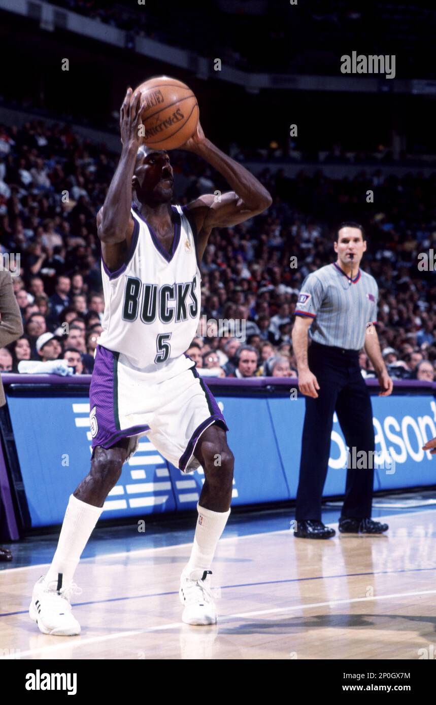 1996: Elliot Perry of the Milwaukee Bucks. (Photo by John Biever/Icon ...