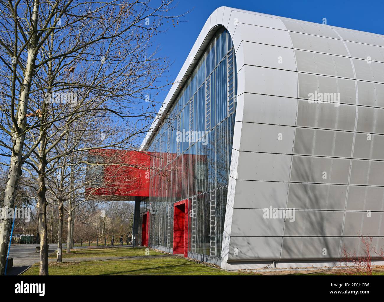 News technology campus hi-res stock photography and images - Alamy