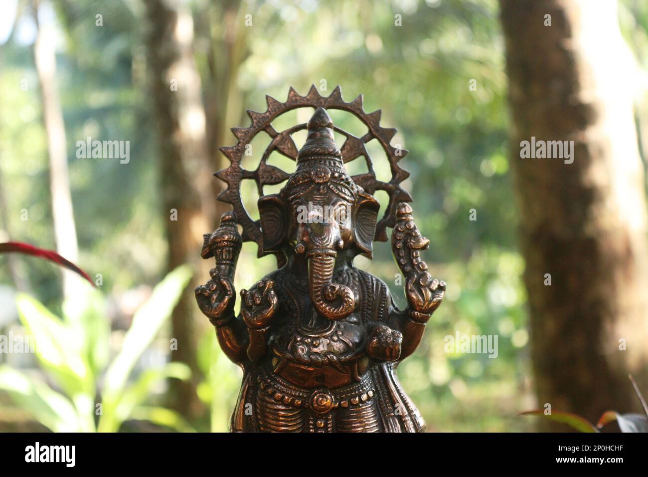 Beautiful bronze idol lord hi-res stock photography and images - Alamy
