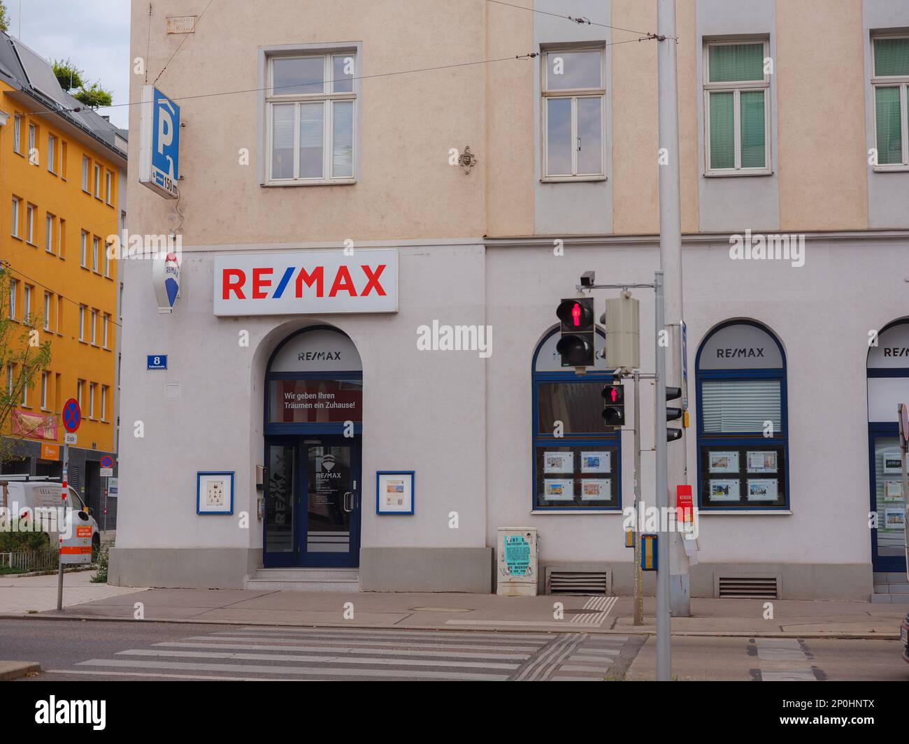 Office max signage hi-res stock photography and images - Alamy