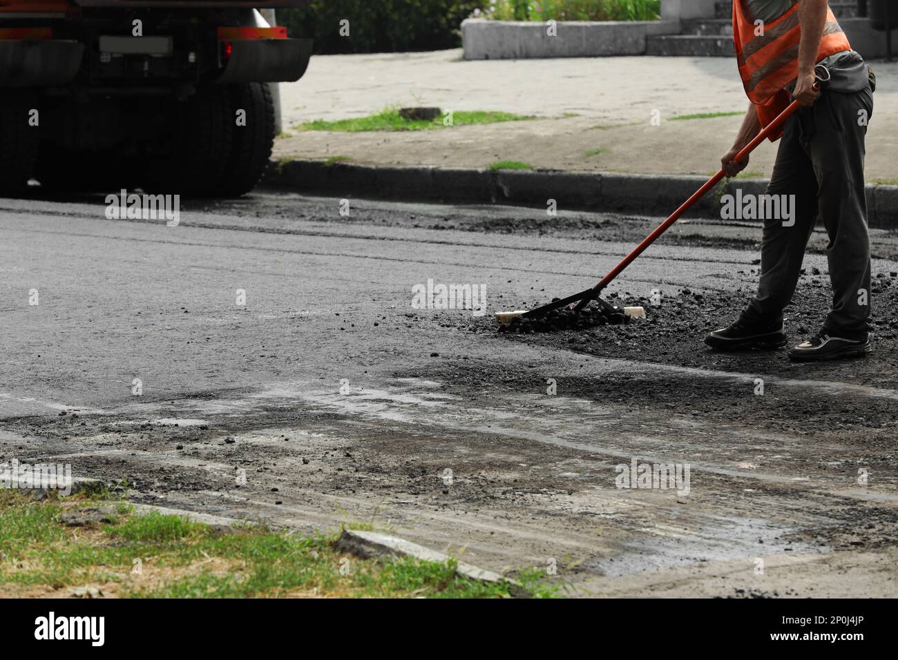 Repair roads laying asphalt hi-res stock photography and images - Alamy