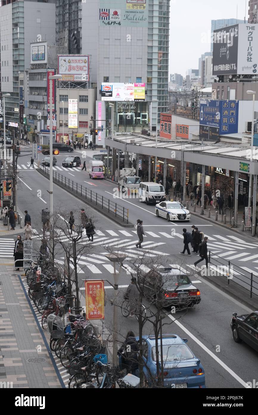 Bustling streets of Tokyo Stock Photo - Alamy