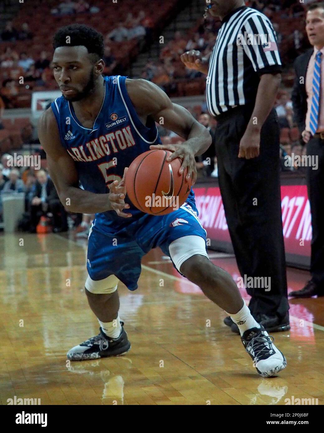 November 29, 2016.. Kaelon Wilson #5 of the UT Arlington Mavericks in ...