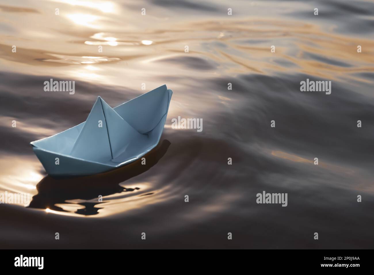 Summer text paper boat hi-res stock photography and images - Alamy