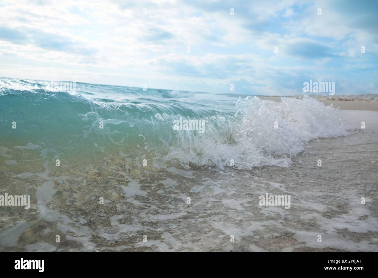 Sea waves rolling hi-res stock photography and images - Alamy