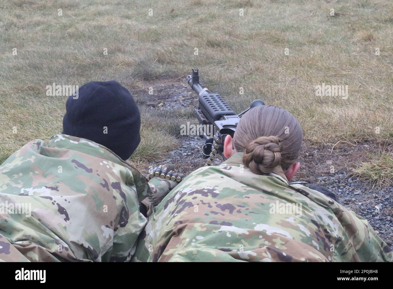 U.S. Soldiers with the Pennsylvania National Guard train with M240B ...