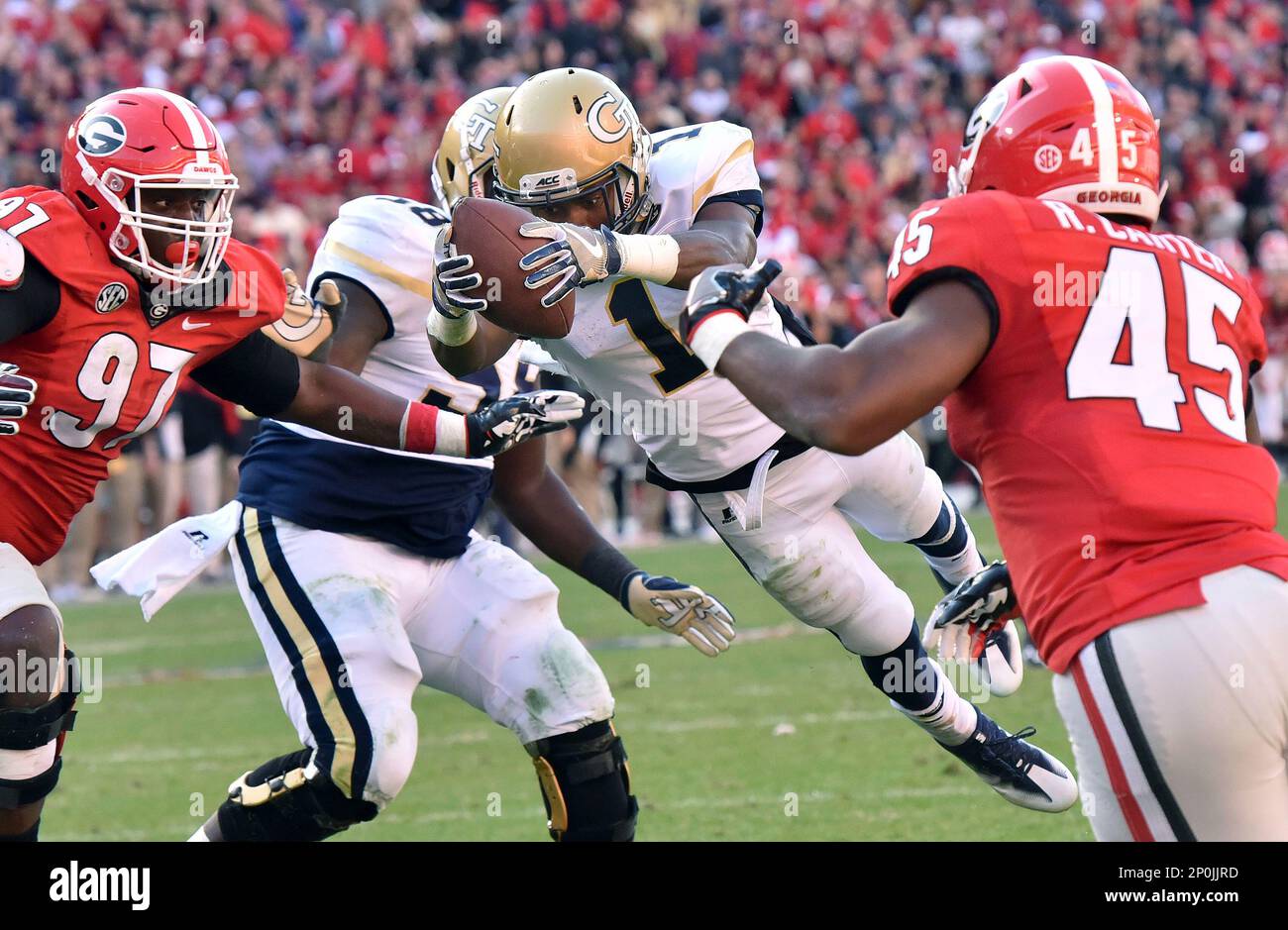 Georgia Tech running back Qua Searcy (1) dives into the end zone for a ...