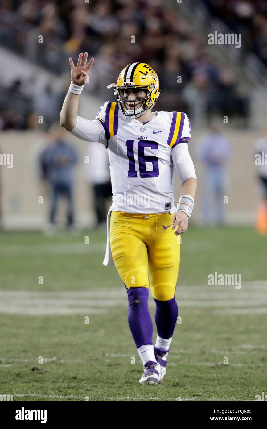 November 24, 2016: LSU Tigers quarterback Danny Etling (16) holds up ...