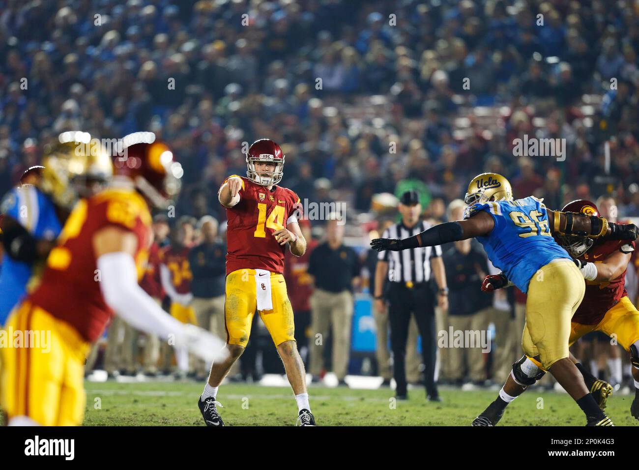 November 19, 2016 USC Trojans quarterback Sam Darnold #14 throws a pass ...