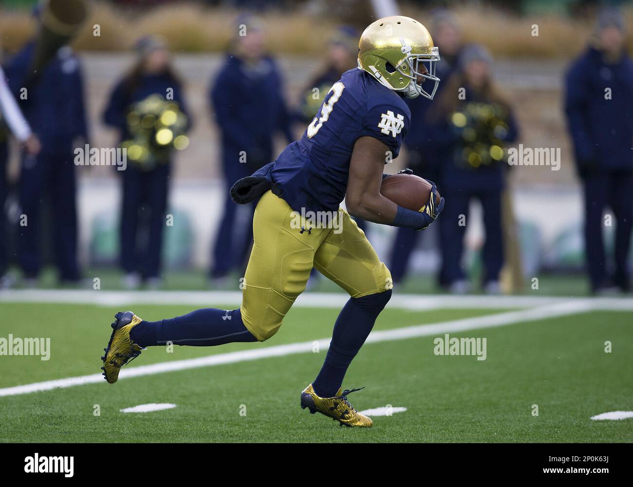 November 19, 2016: Notre Dame wide receiver C.J. Sanders (3) runs with ...
