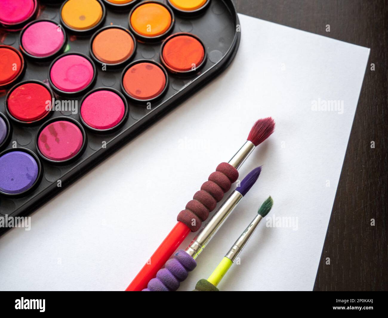 Close up artist equipment painting hi-res stock photography and images ...