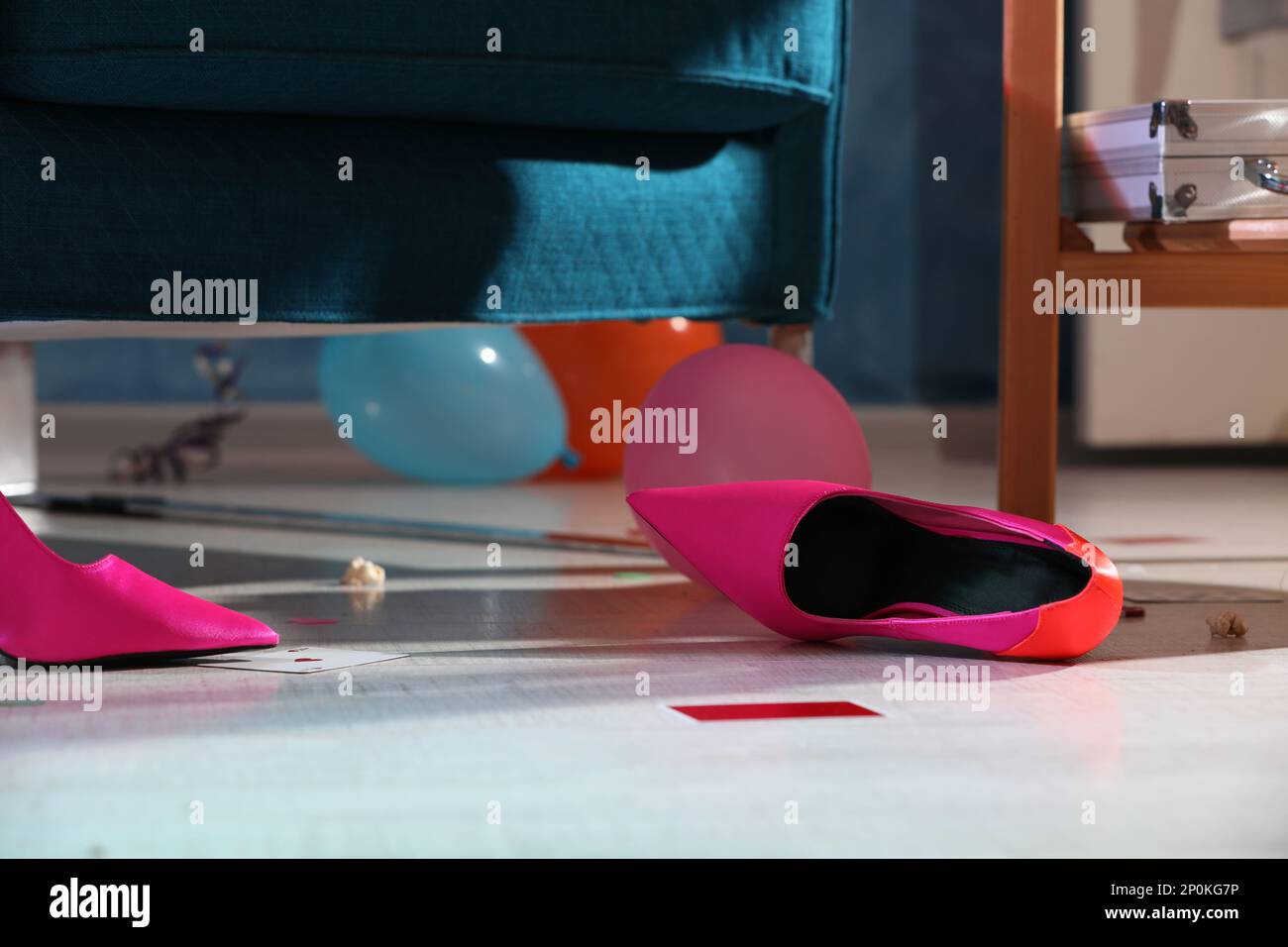 Floor playing cards hi-res stock photography and images - Alamy