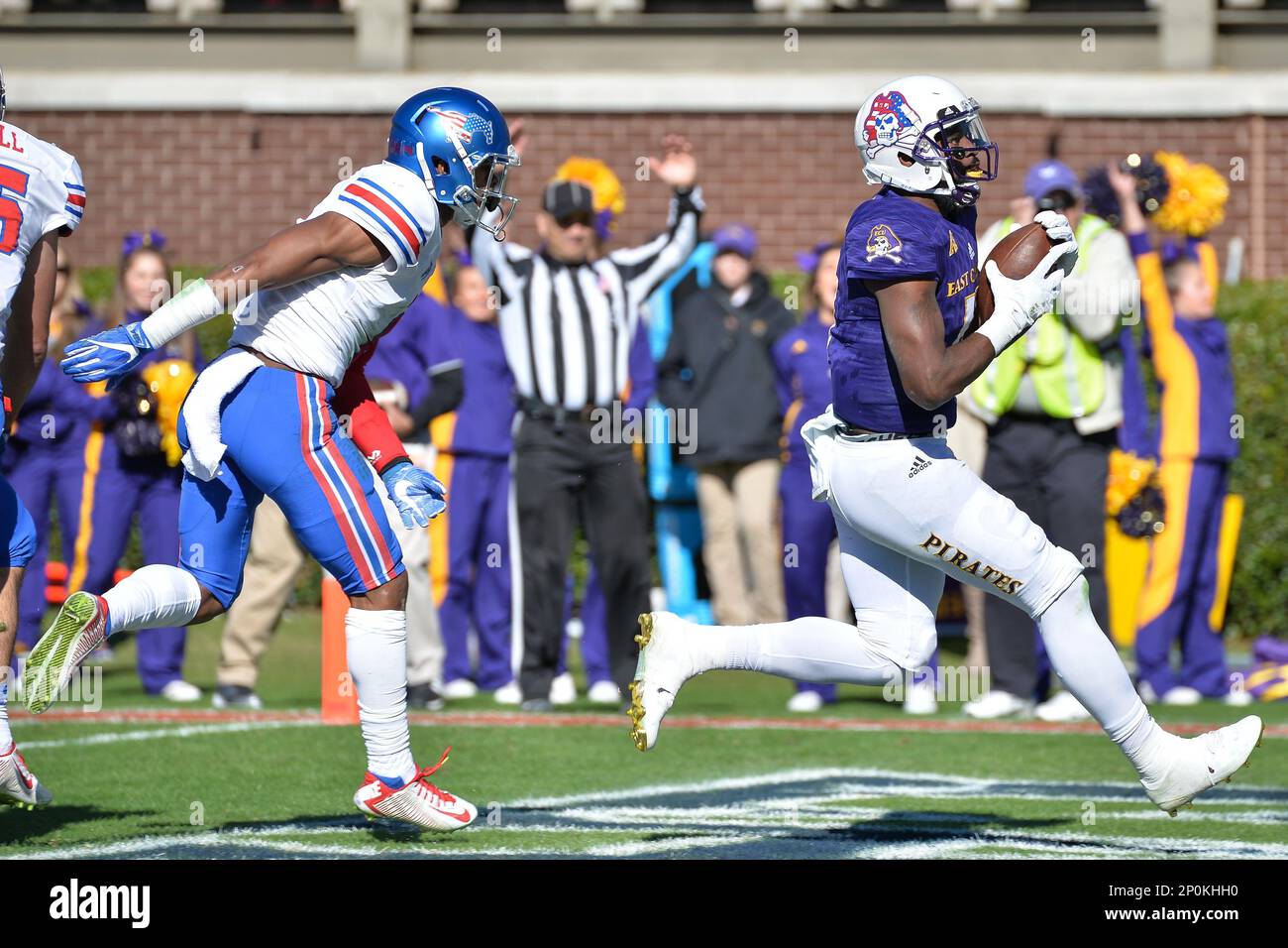 GREENVILLE, NC - NOVEMBER 12: East Carolina Pirates wide receiver James ...