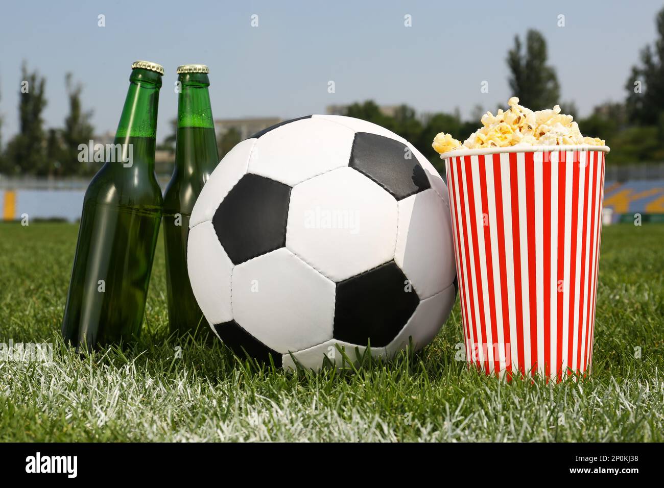 Football snack stadium hi-res stock photography and images - Alamy