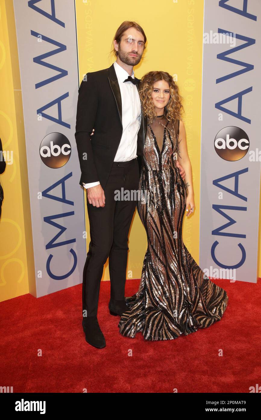 Photo by: Quasar/STAR MAX/IPx201611/2/16Ryan Hurd and Maren Morris at ...