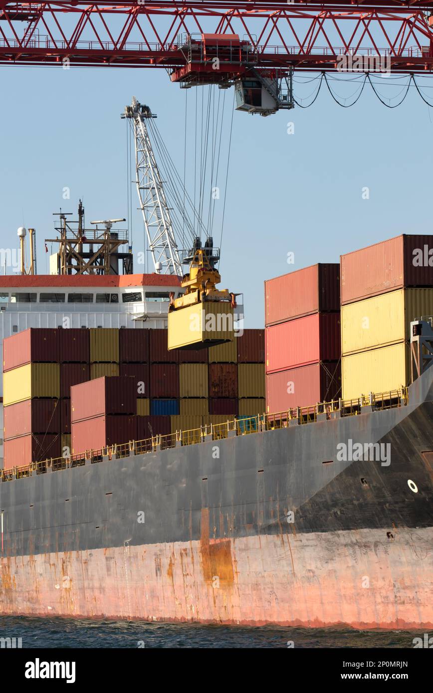Logistics terminal sends import-export cargo containers to cargo ship ...
