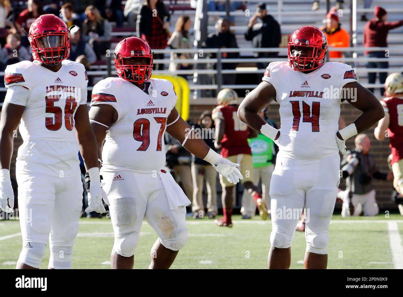 CHESTNUT HILL, MA - NOVEMBER 05: Louisville Cardinals linebacker ...