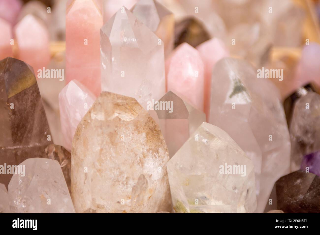 Healing crystals for sale hi-res stock photography and images - Alamy