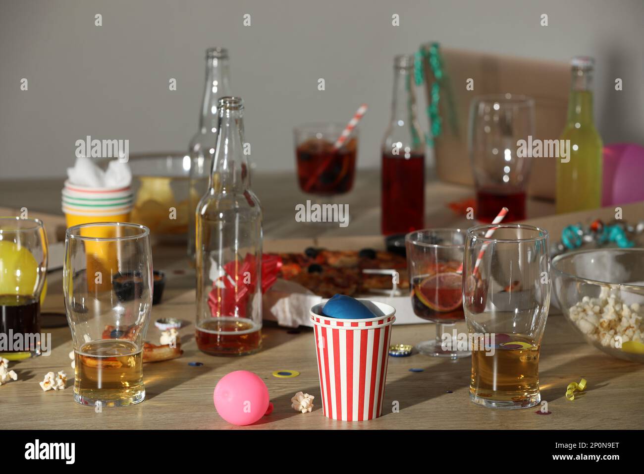 After party messy table hi-res stock photography and images - Alamy