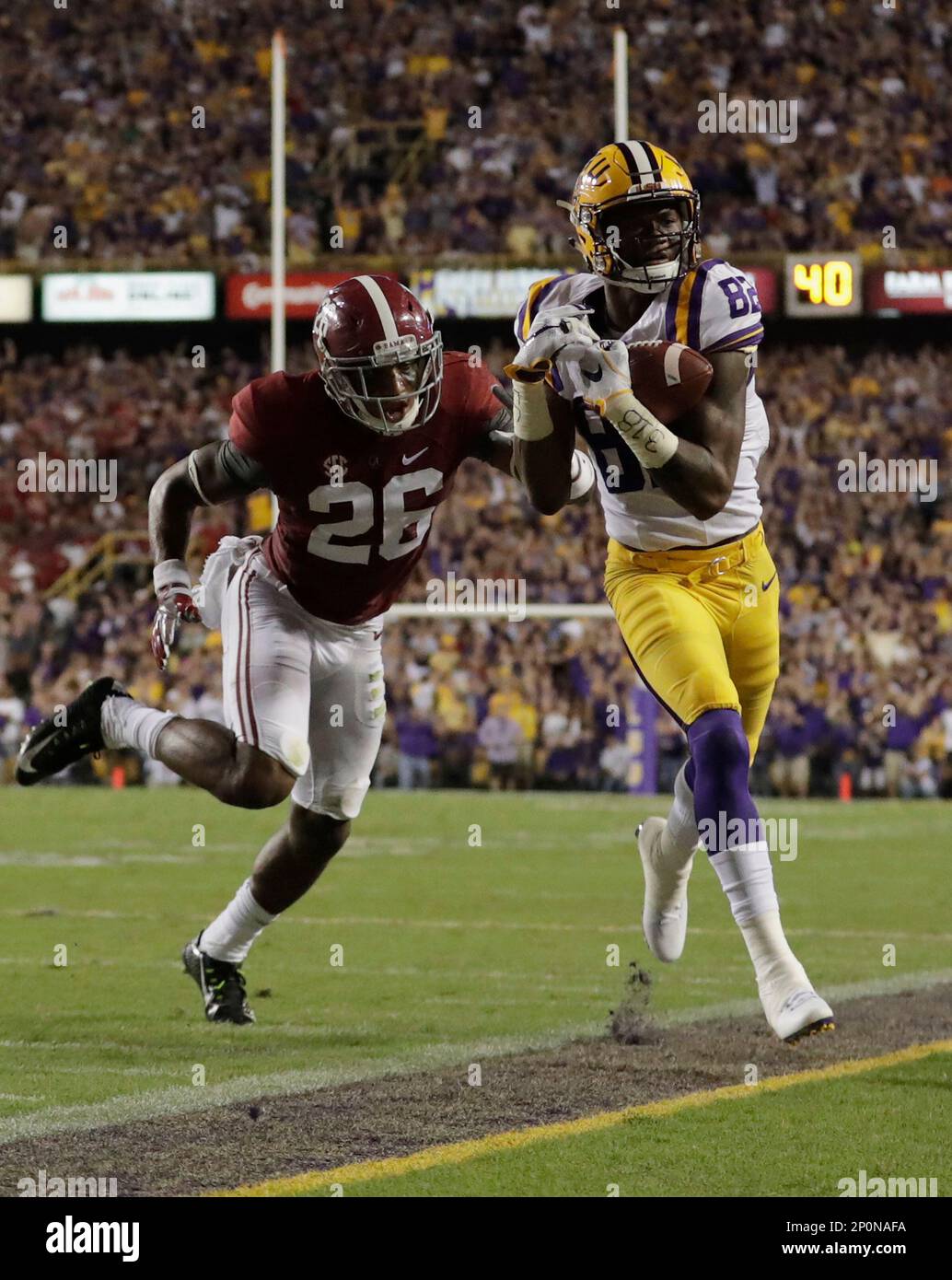 November 5, 2016: LSU Tigers wide receiver D.J. Chark (82) makes a ...