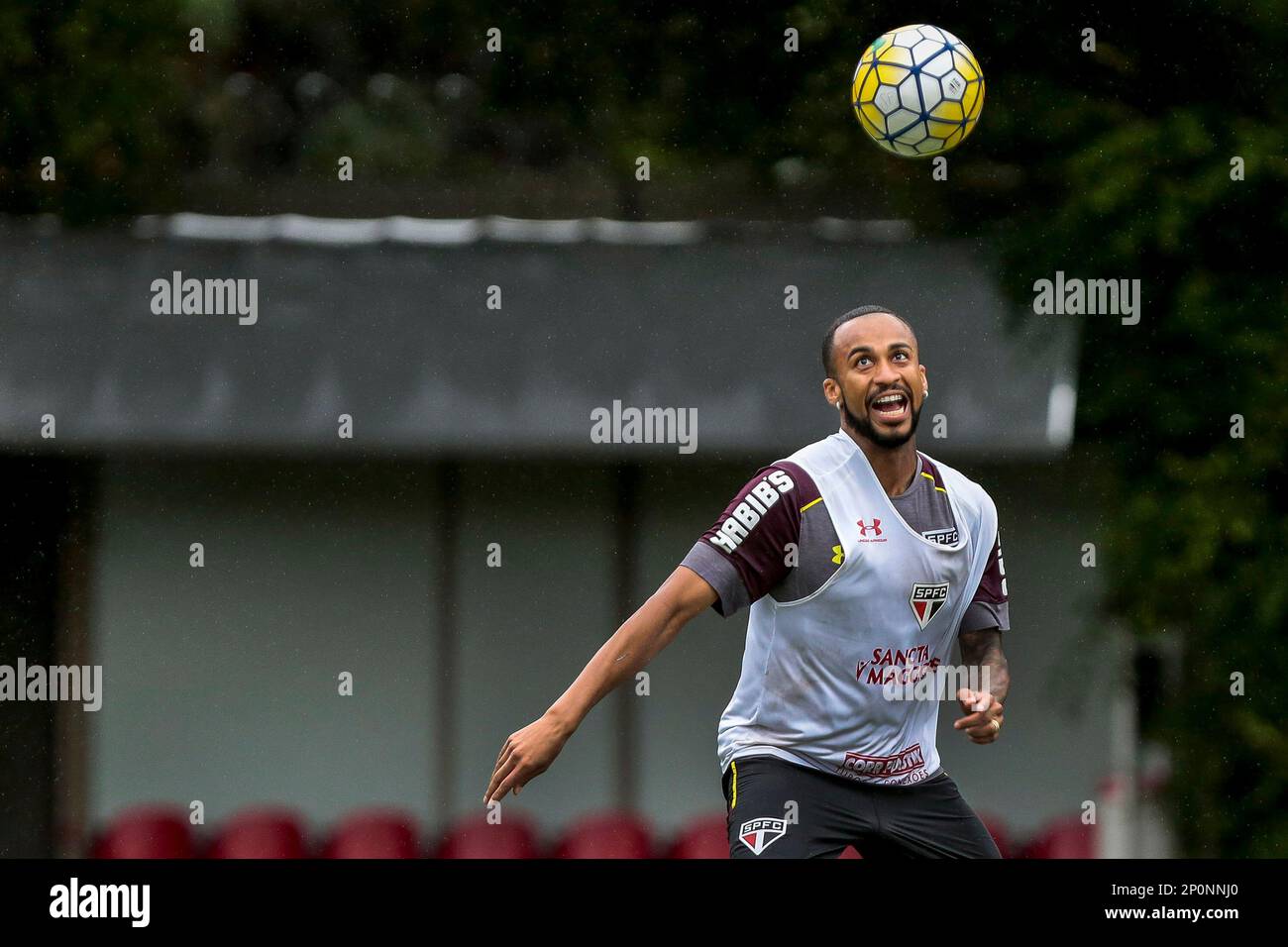 SAO PAULO - SP - 3/11/16 - TREINO DO SAO PAULO - Wesley durante treino do Sao Paulo no CT da ...