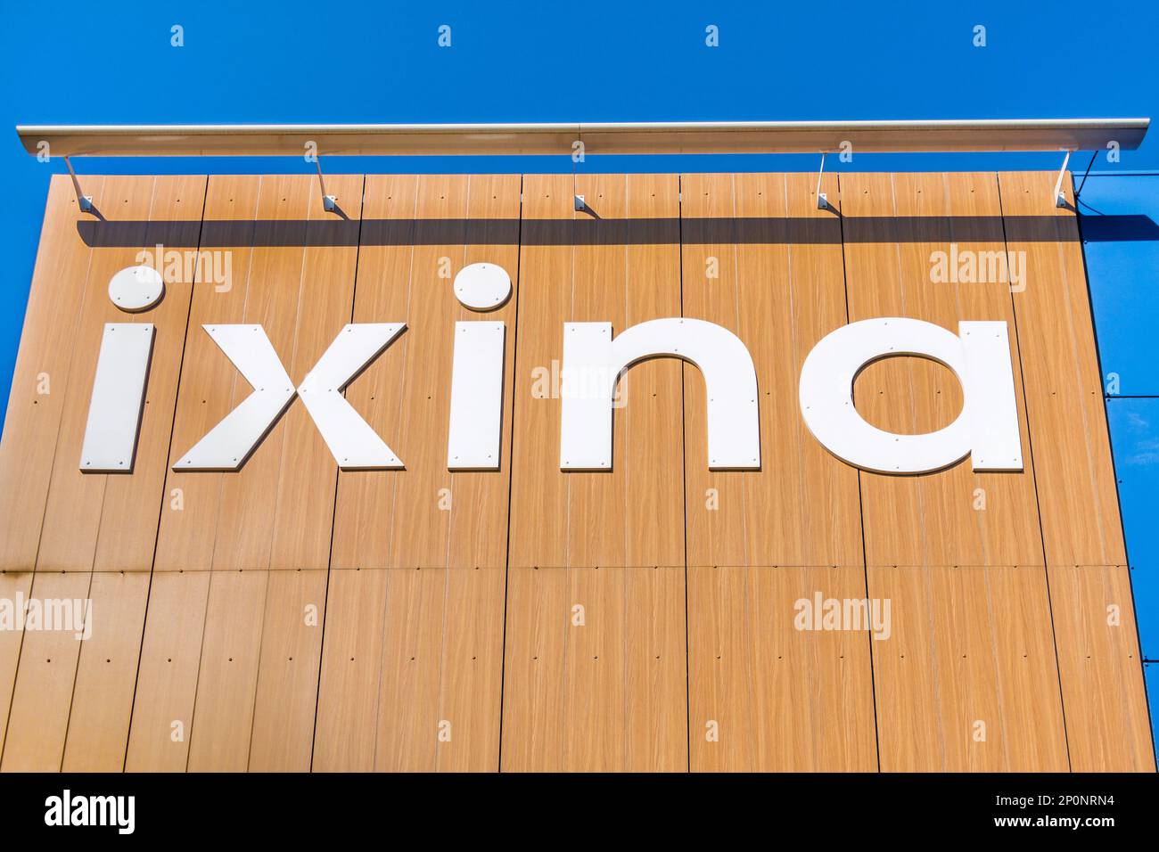 Ixina Chambray Les Tours