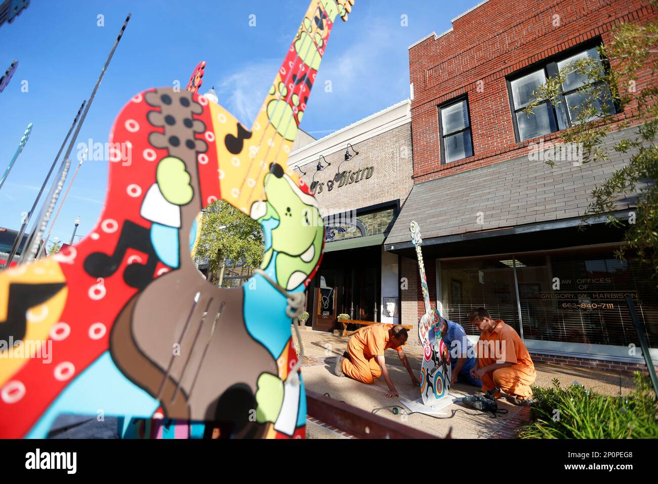Keith Cox, from left, Boyd Yarbrough and Jacob Whaley begin to ...
