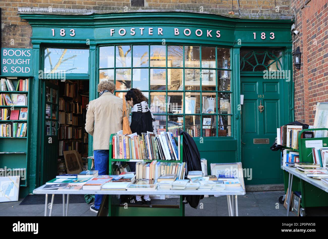 High end books hi-res stock photography and images - Alamy