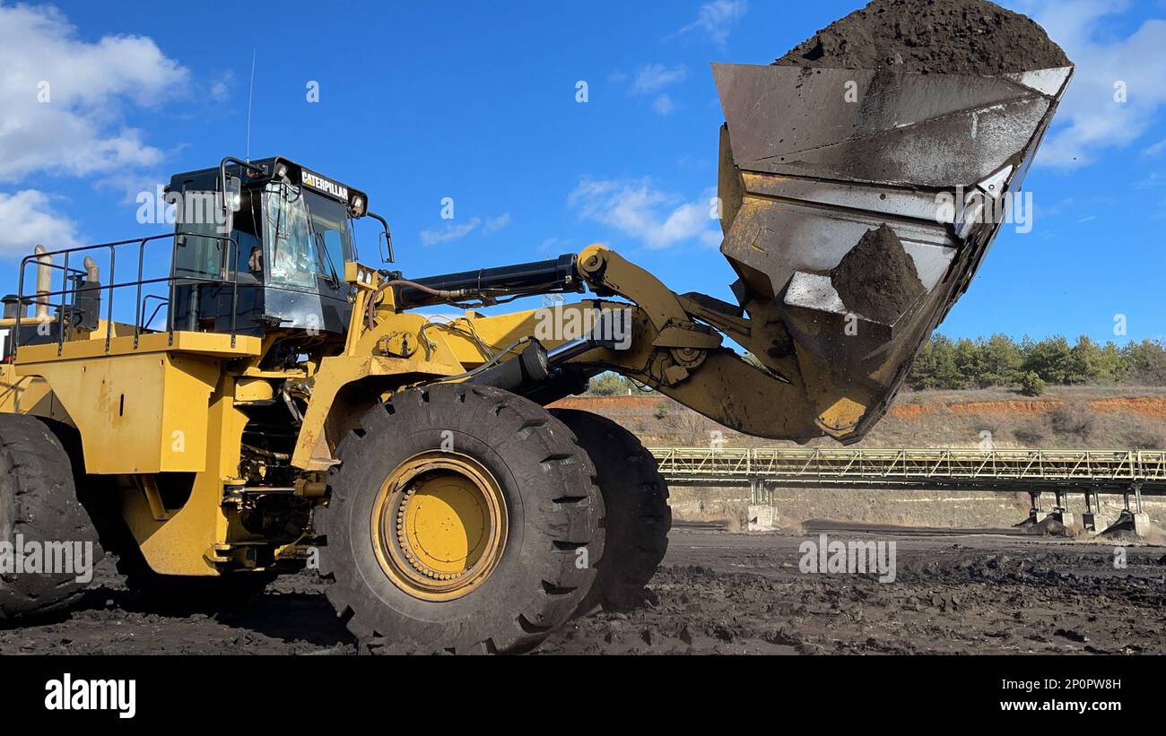 Mine loading hi-res stock photography and images - Alamy