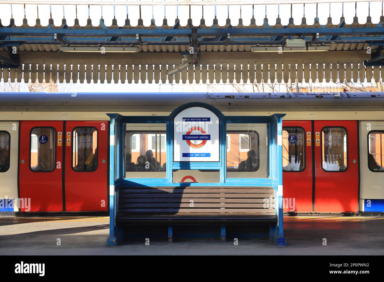 Pretty Turnham Green station on the District line, for Chiswick, in ...