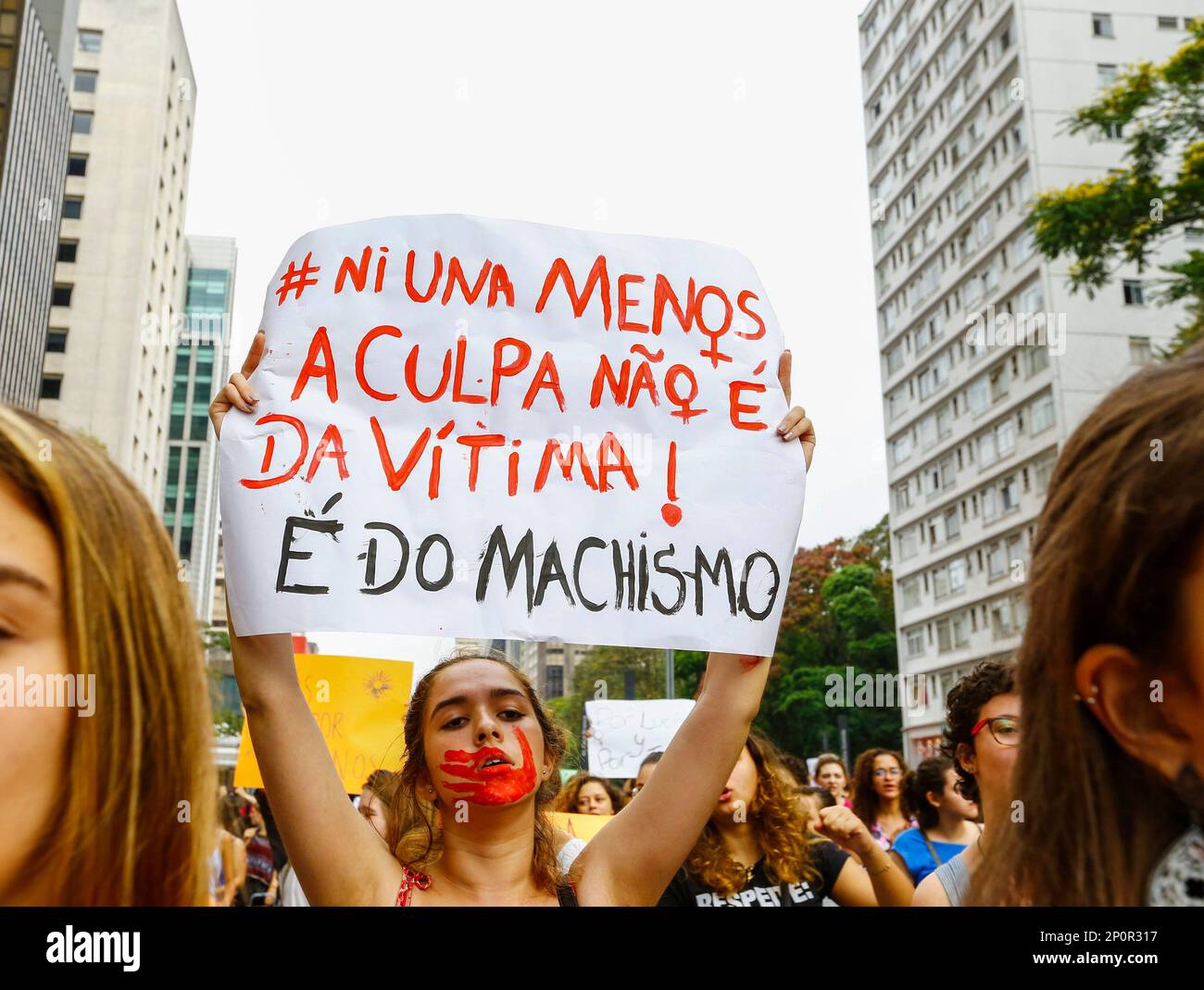 SAO PAULO - SP - 23/10/2016 - MANIFESTACAO CONTRA O FEMINICIDIO ...