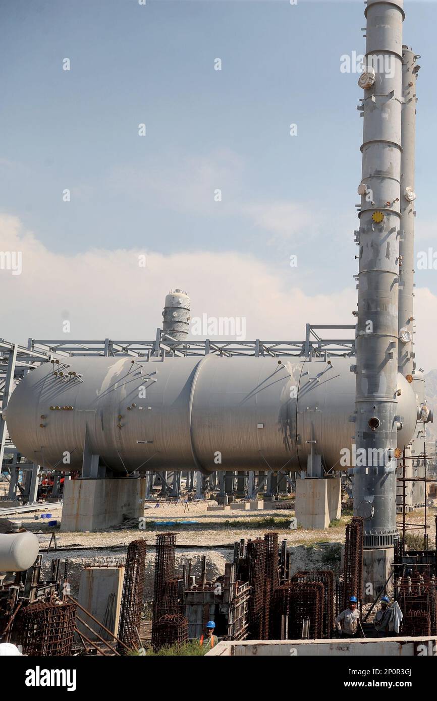 North dome gas condensate field hi-res stock photography and images - Alamy