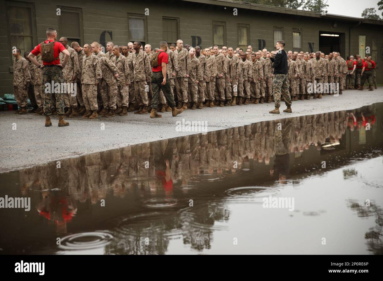 Recruits with Delta Company, 1st Recruit Training Battalion, complete ...