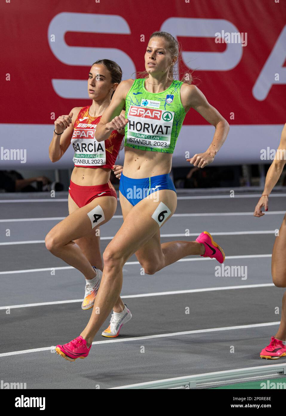 Womens 800m heat two hi-res stock photography and images - Alamy