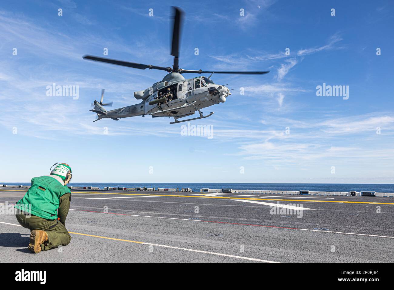 A U.S. Marine Corps UH-1Y Venom assigned to Marine Medium Tiltrotor ...