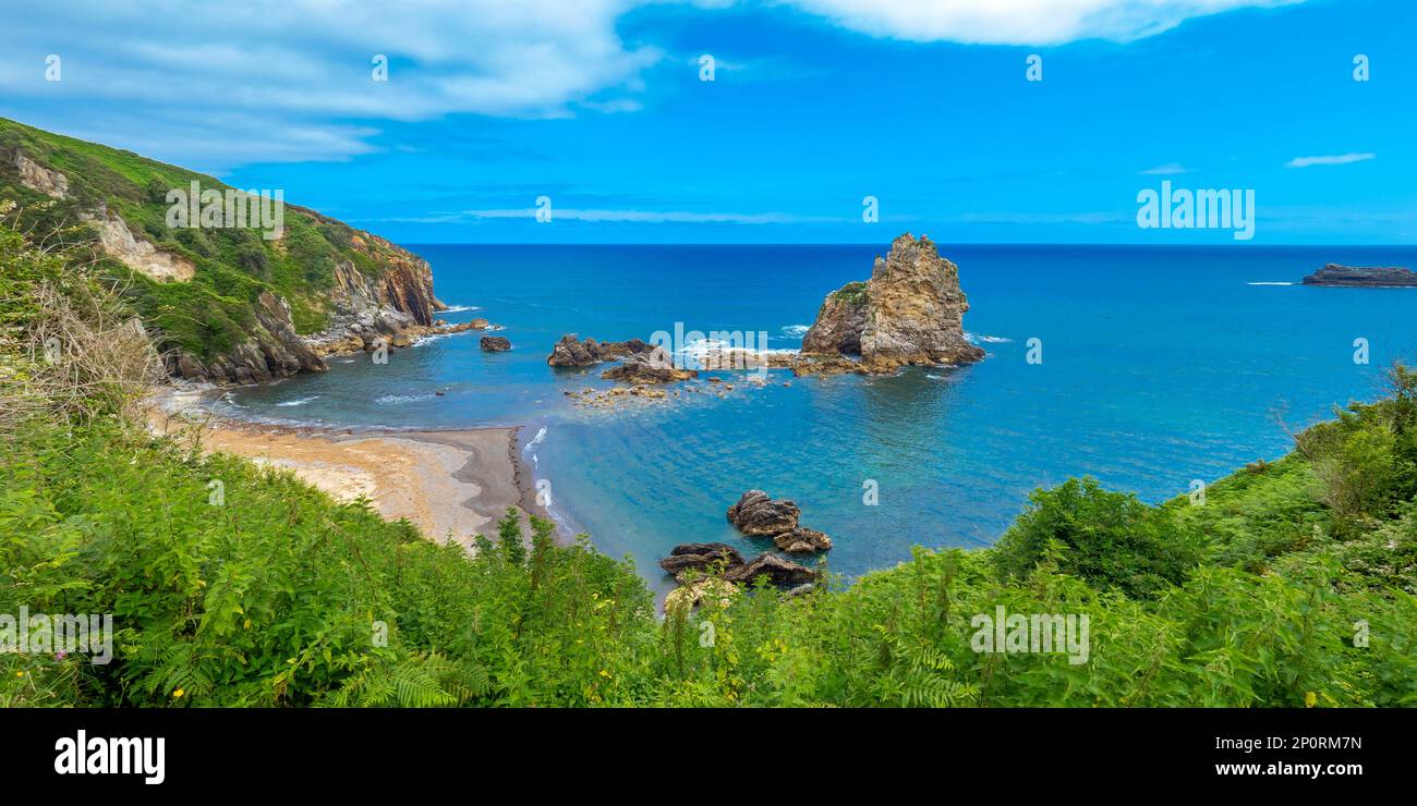 Islote de los Picones, Beach of Castiellu, Cantabrian Sea, Pendueles ...