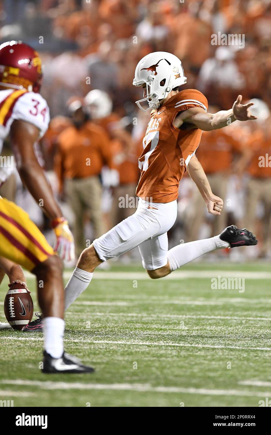 Texas kicker Trent Domingue (17) kicks a field a goal during second ...