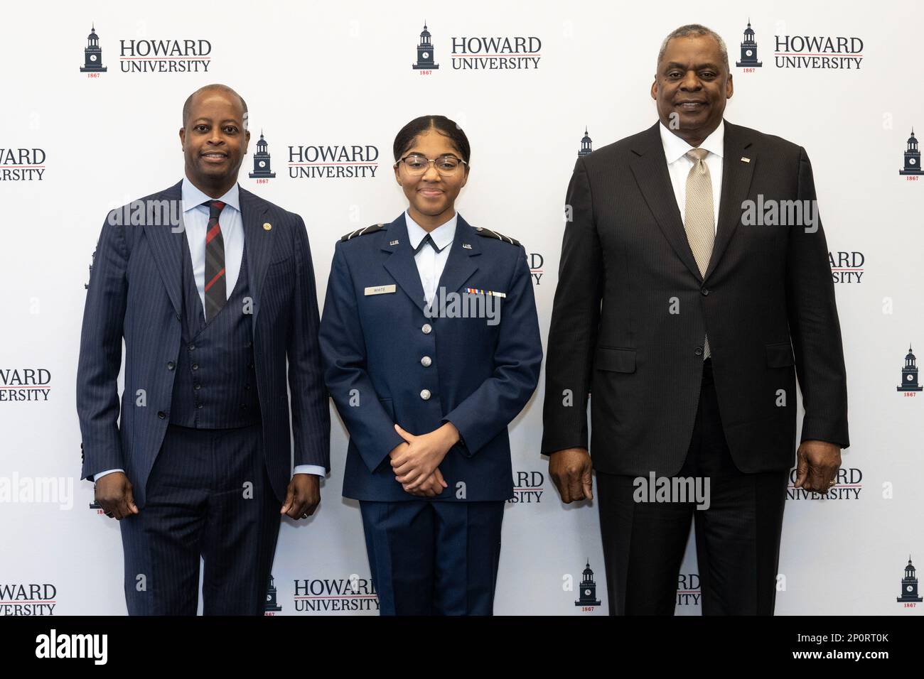 Secretary of Defense Lloyd J. Austin III poses for a photo with Howard ...