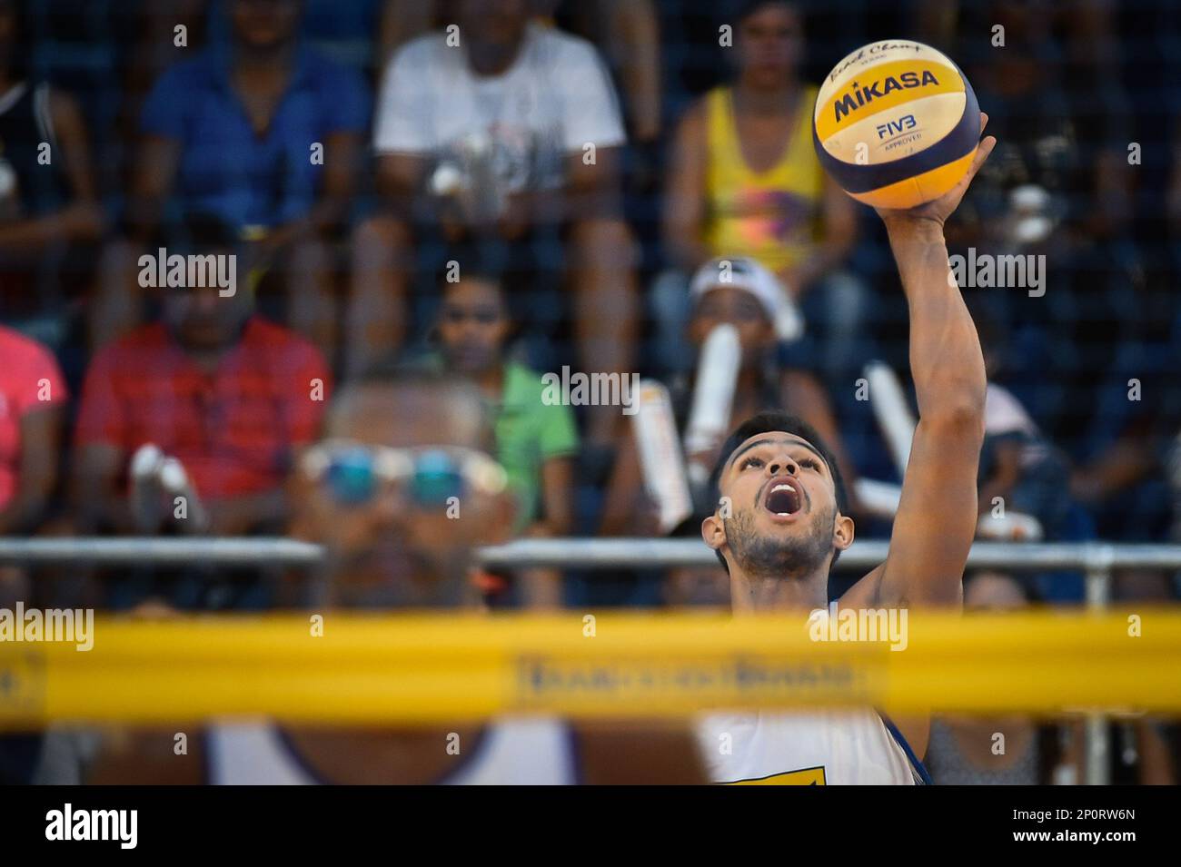 BRASILIA - DF - 15/10/2016 - VOLEI DE PRAIA OPEN BRASILIA - A dupla ...
