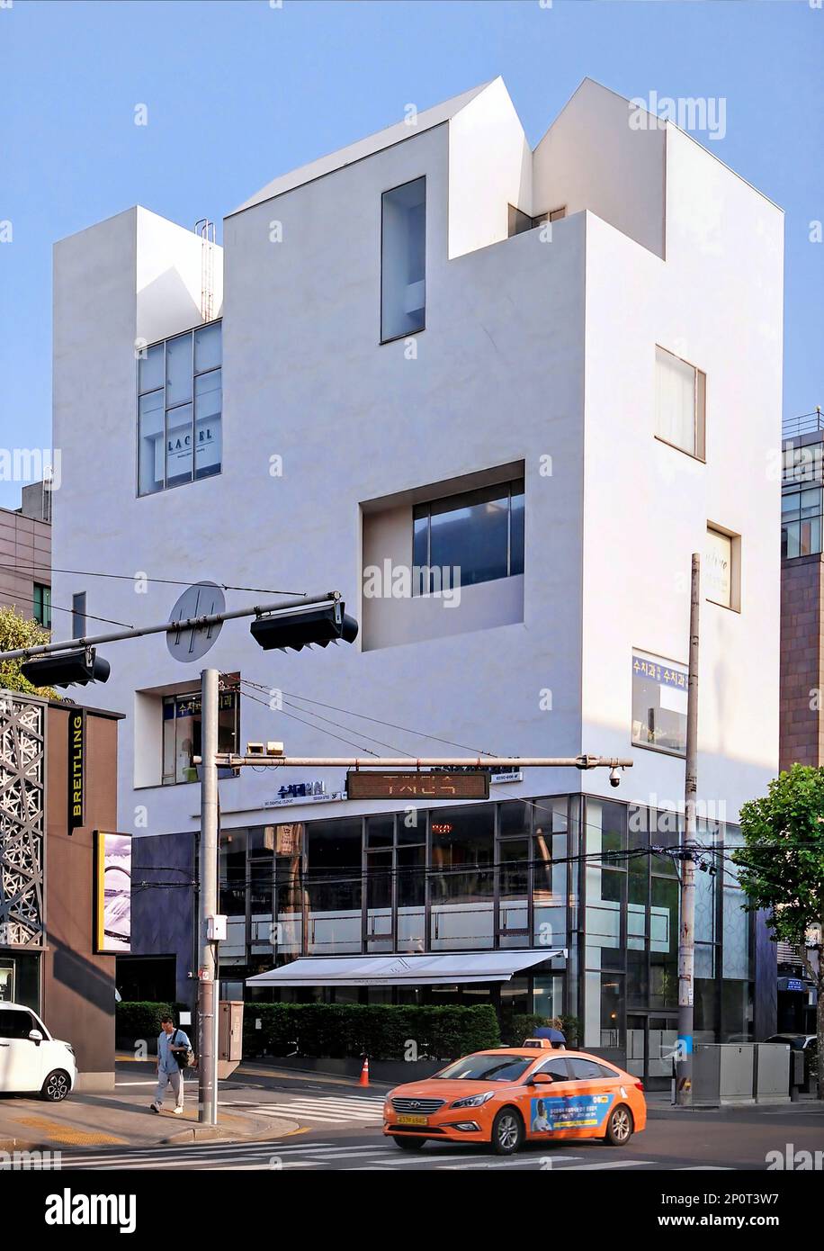 Seoul, South Korea - May 2019: Gangnam modern store architecture ...